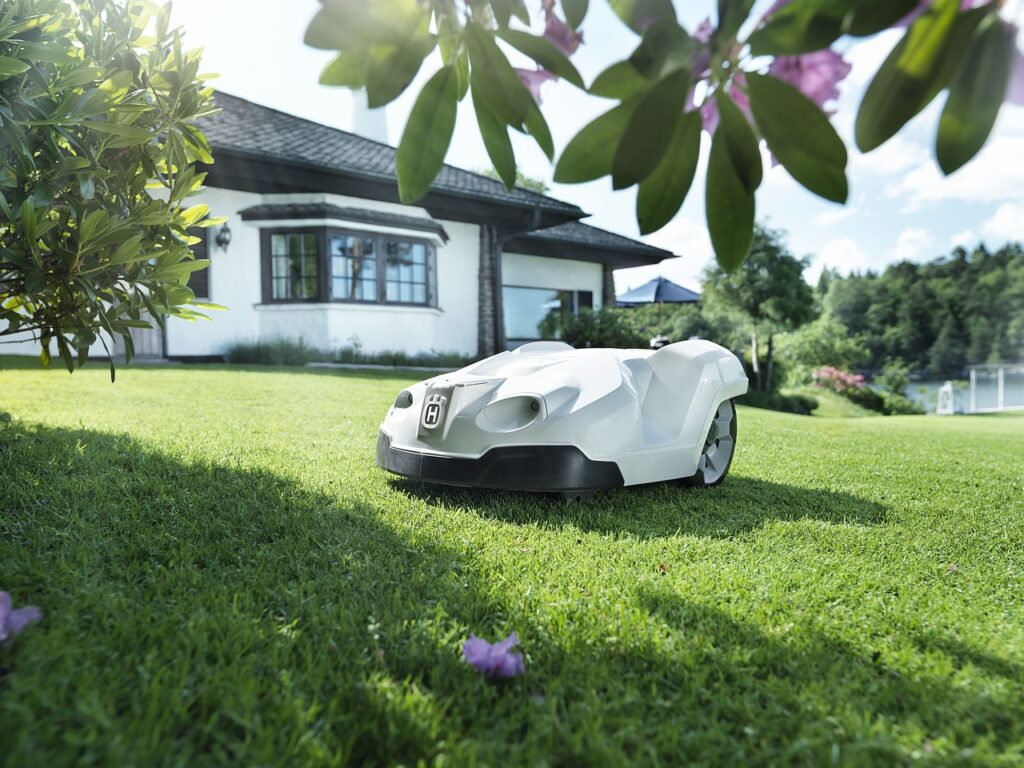 Comment installer son robot tondeuse ? - Abri robot tondeuse Comment installer son robot tondeuse ? - Abri robot tondeuse